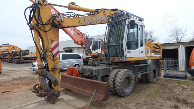 Točkaš bager
LIEBHERR A924B