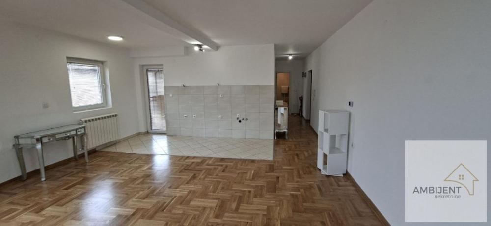 Dvoiposoban stan na prodaju, 65m2, 135.000€