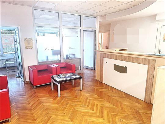 Dom omladine, 408m2, na dva nivoa, garaža