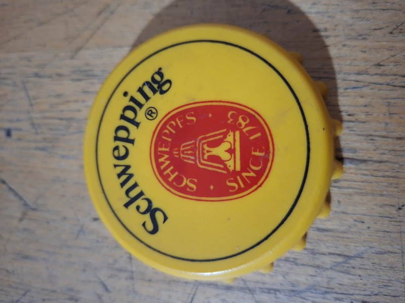 veliki Schweppfs otvarac za flase