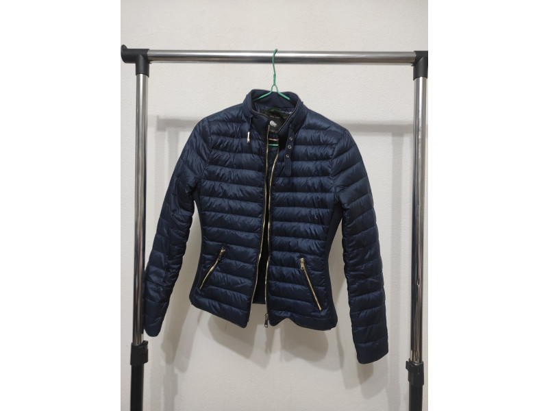 ZARA Ultra Light Down Jacket – Teget, NOVA sa splintom