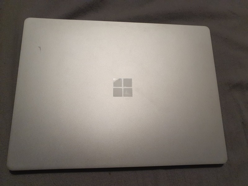 Microsoft Surface laptop go -1943
