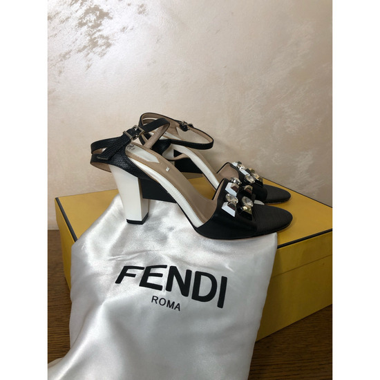 FENDI kozne sandale