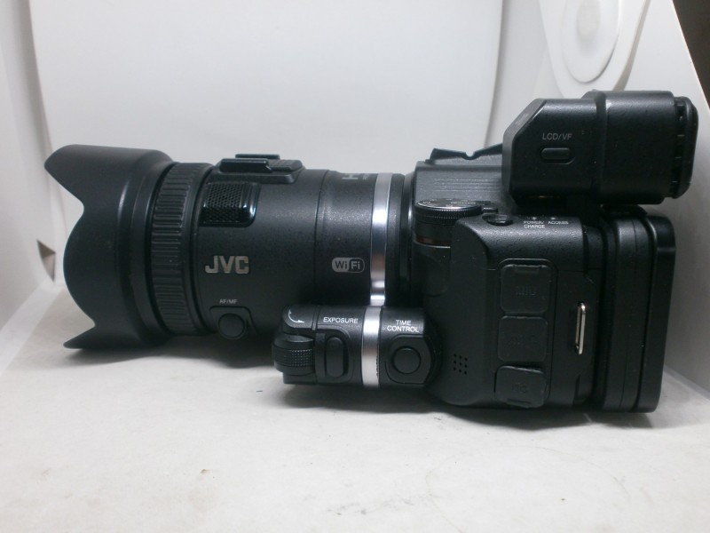 JVC GC-PX100 BU Full HD Camcorder + jvc cu-vf100u + Sd