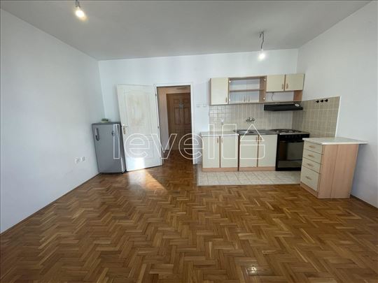 Stan,Novi Sad,Bulevar Evrope,kv: 26.00, € 85000
