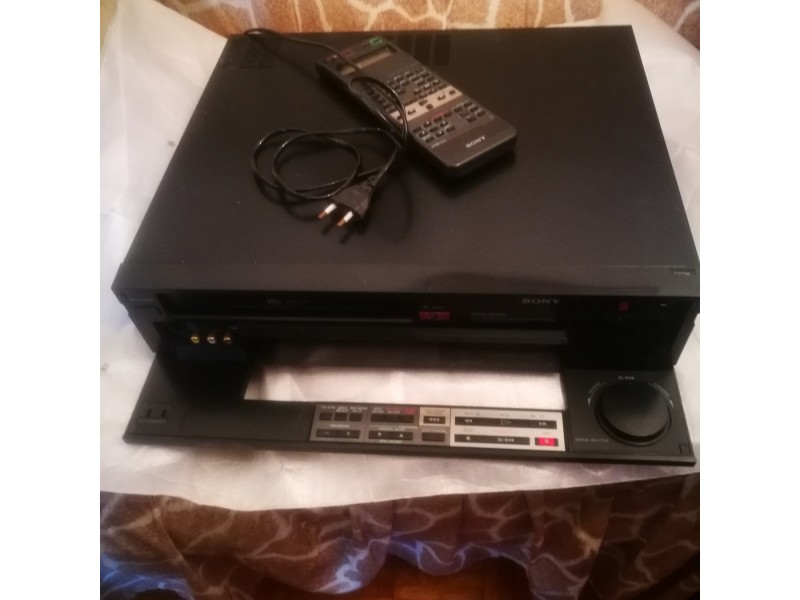 POLUPROFESIONALNI SONY VHS HI-FI SA DALJINSKIM