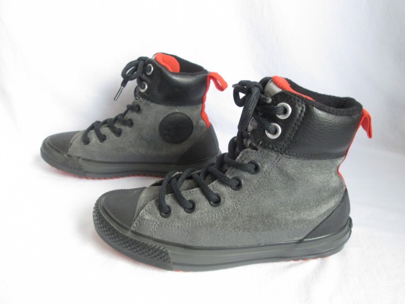 DUBOKE PATIKE "CONVERSE"33,5 KOZNE
