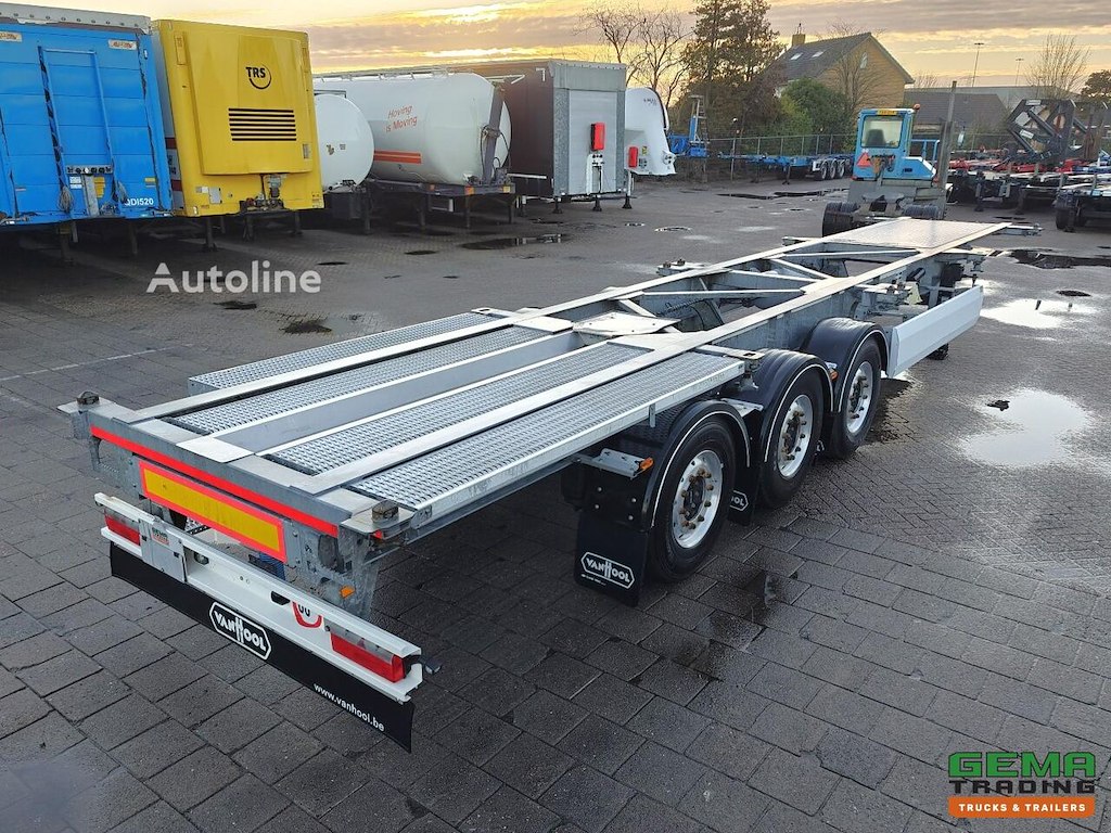 Van Hool A3C002 3-axle JOST - Lift axle - Galvanized - ADR - Stainless st poluprikolica za prevoz kontejnera