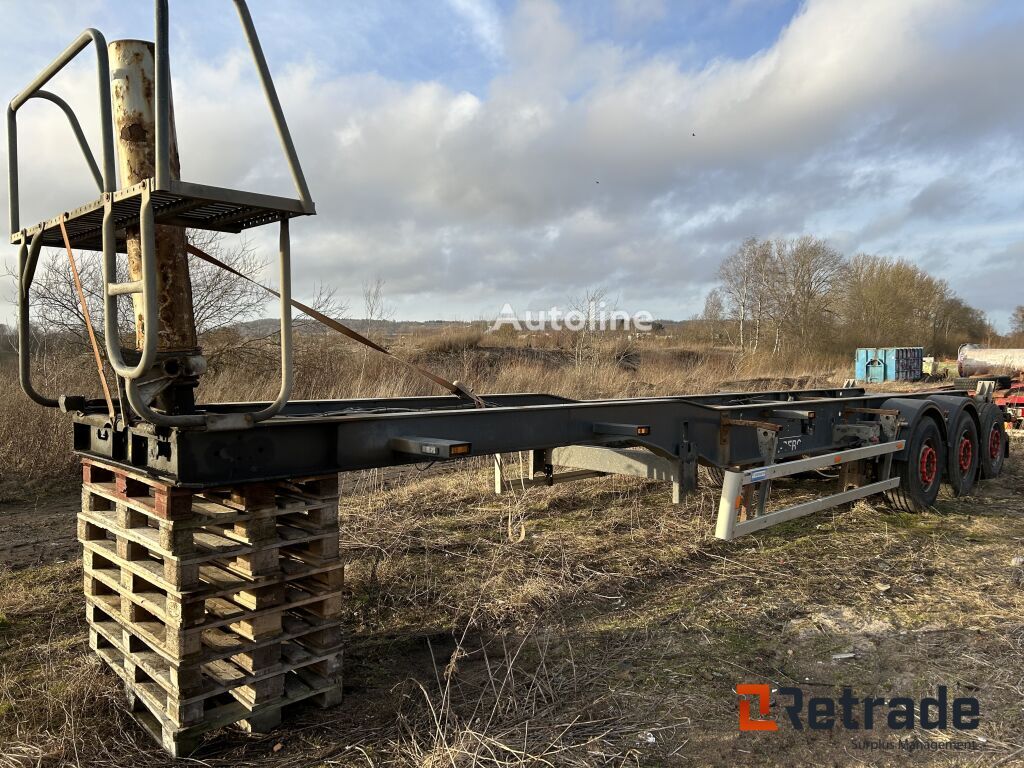 Prodaje se Kel-Berg KELBERG T40S3 poluprikolicu za prevoz kontejnera na aukciji
