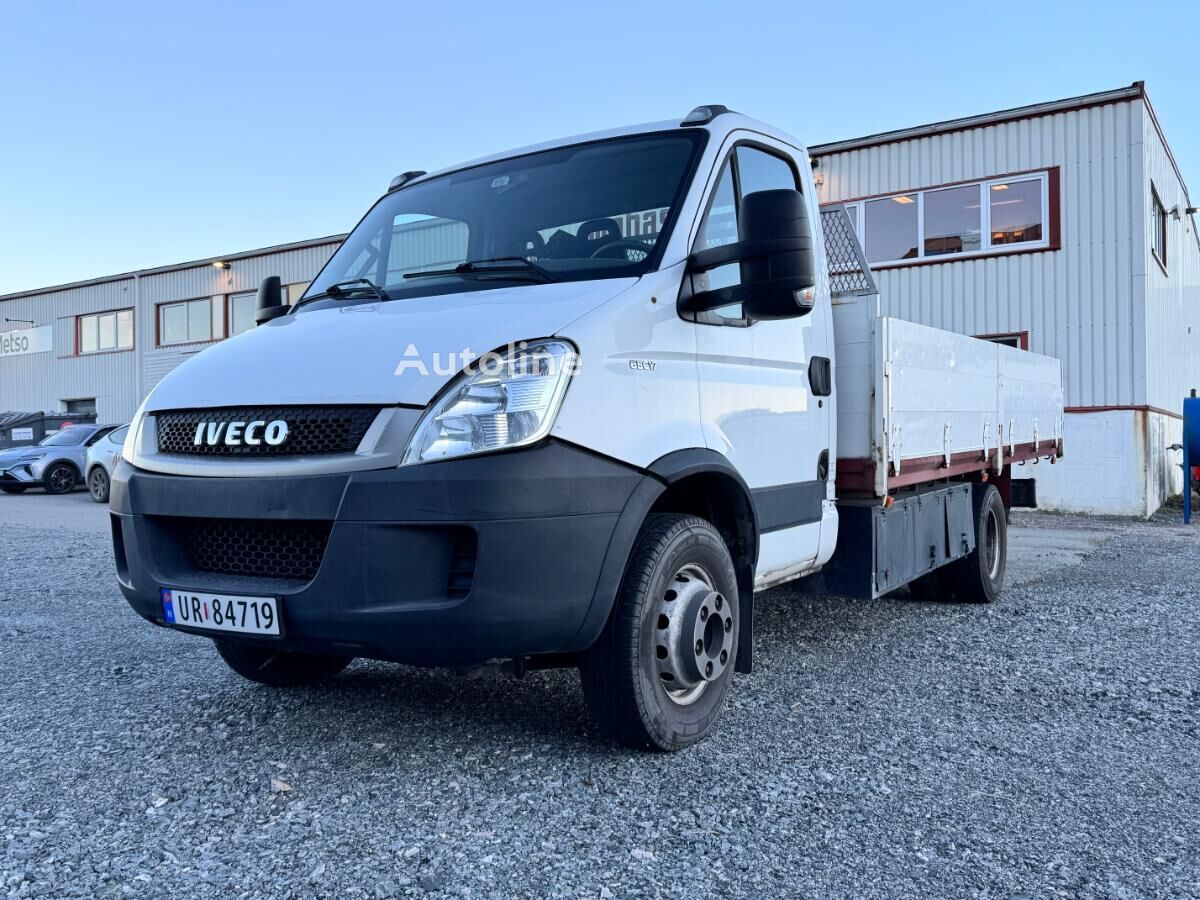 Prodaje se IVECO Daily 65C17 - 3.0 EEV planbil kamion s ravnom platformom na aukciji