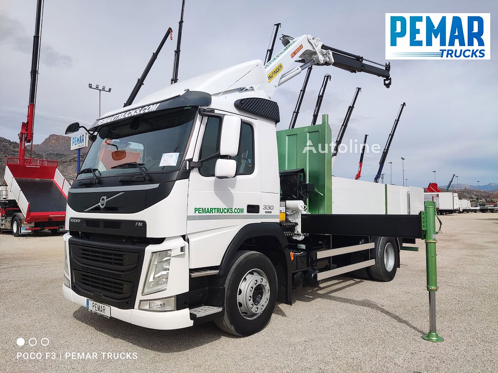 Volvo FM 330 4X2 GRUA PALFINGER PK 13001 CAJA FIJA 18T EURO 6 kamion s ravnom platformom