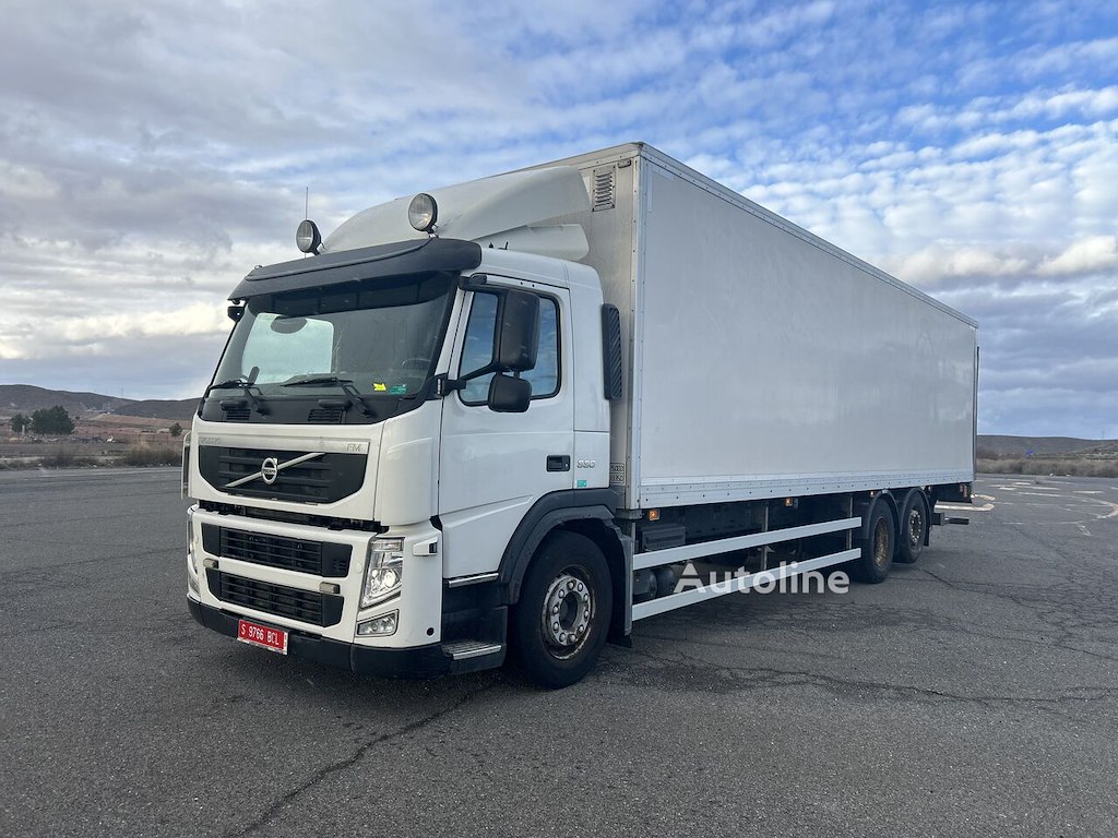 Volvo FM 330 Eje direccional. kamion furgon