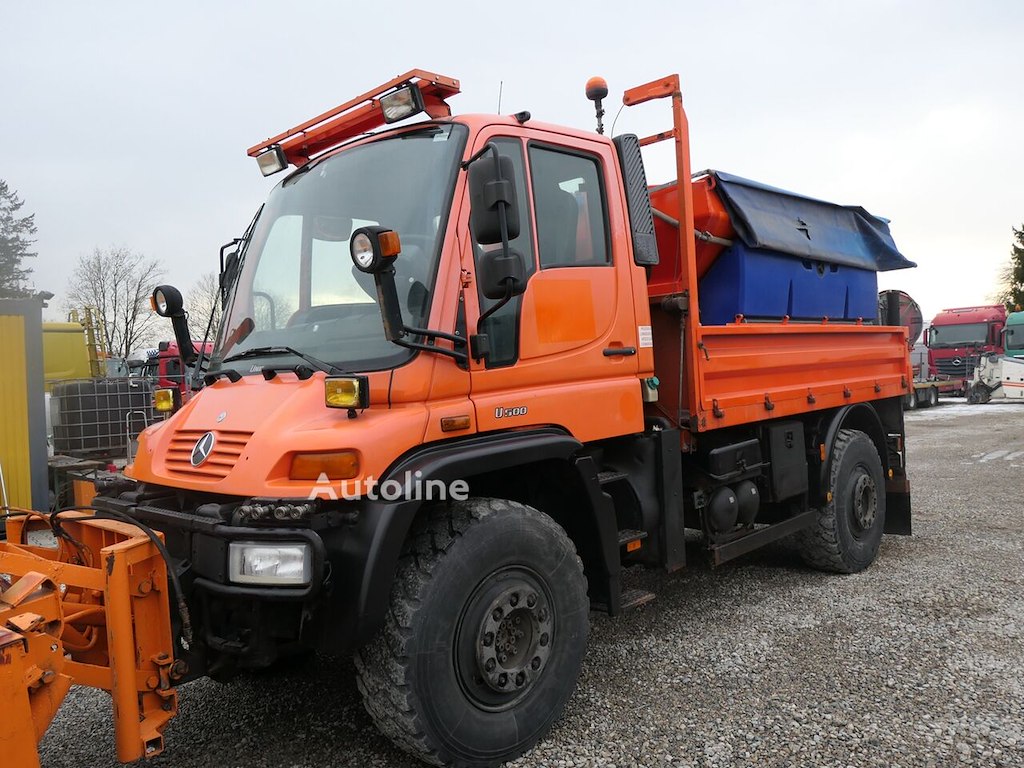 Mercedes-Benz Unimog U 500 masina za ciscenje snijega