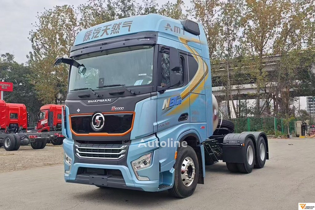 Shacman M6000 tegljač