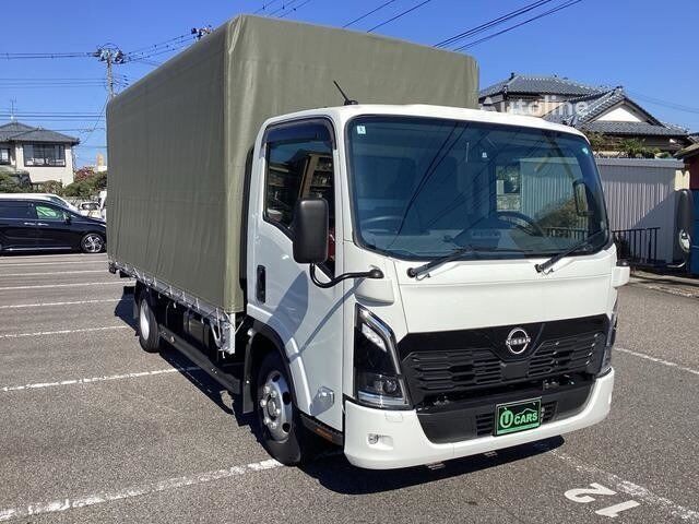 Nissan ATLAS kamion s ceradom