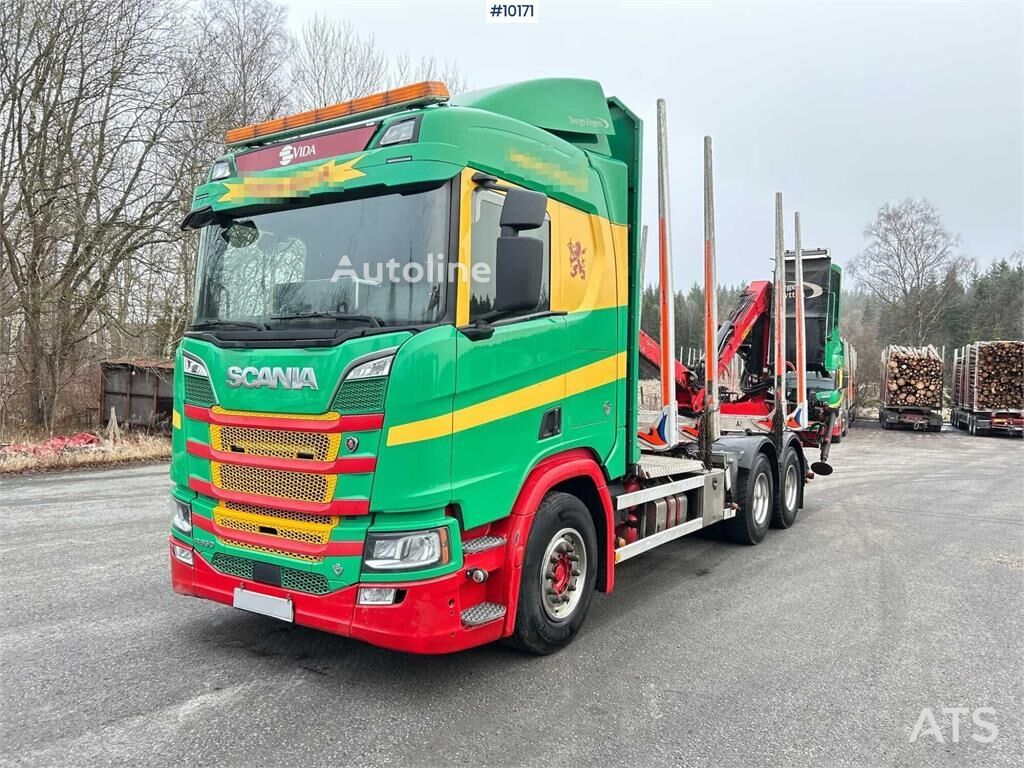 Scania Timber truck with crane kamion za prevoz drva