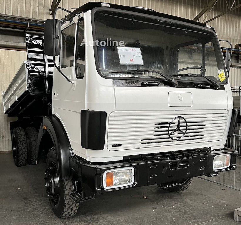 Mercedes-Benz 1017 4x4 benne vojni kamion
