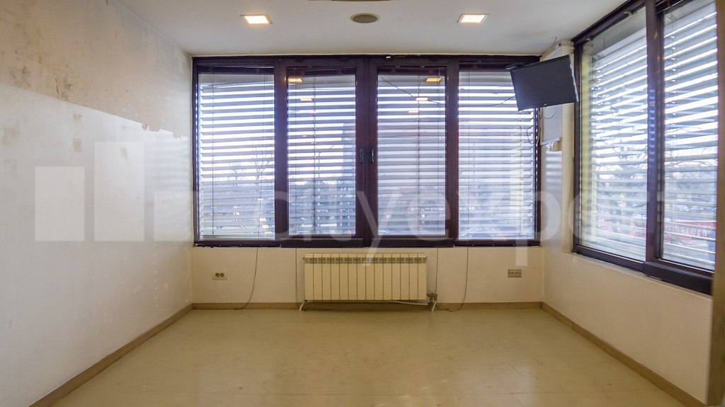 Lokal za izdavanje BEZ PROVIZIJE: Ostalo, 250m², Smederevski put, Zvezdara - 600€