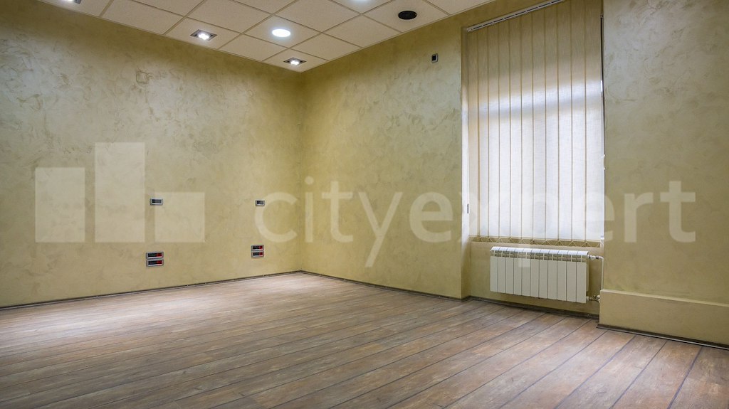 Stan za izdavanje BEZ PROVIZIJE: Trosoban, 82m², Vojvode Dobrnjca, Palilula - 1000€