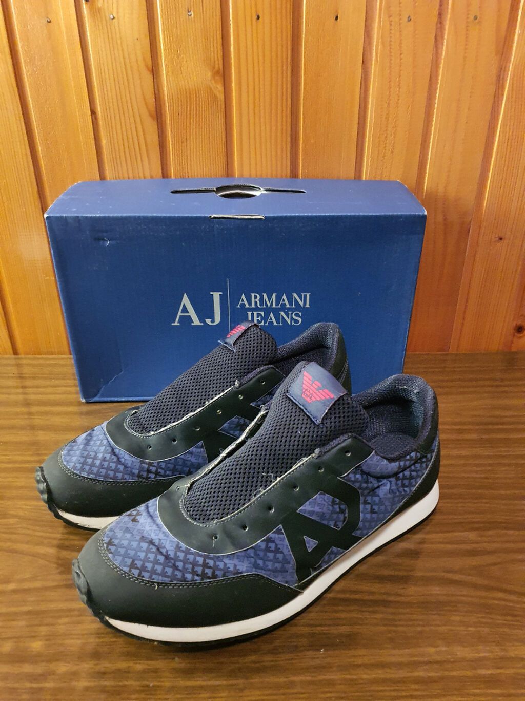 Armani teget patike ORIGINAL 45 Odlično očuvane,original. Broj 45/UK