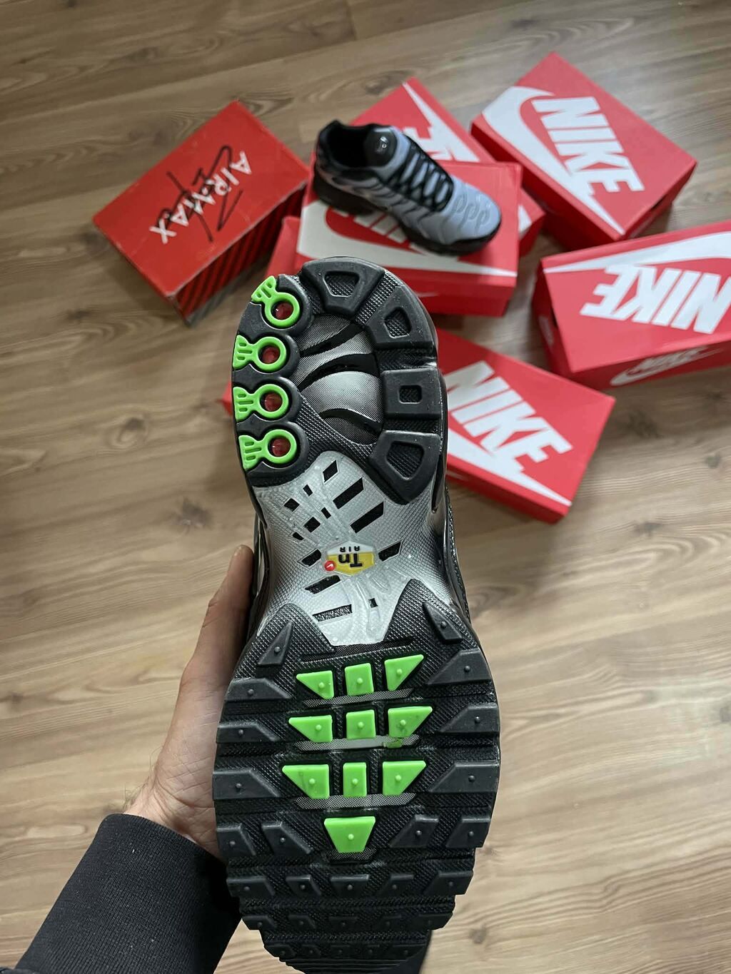 Nike Air Max Plus (TN) patike (41-45) - Dizajn: talasasti gornjište u