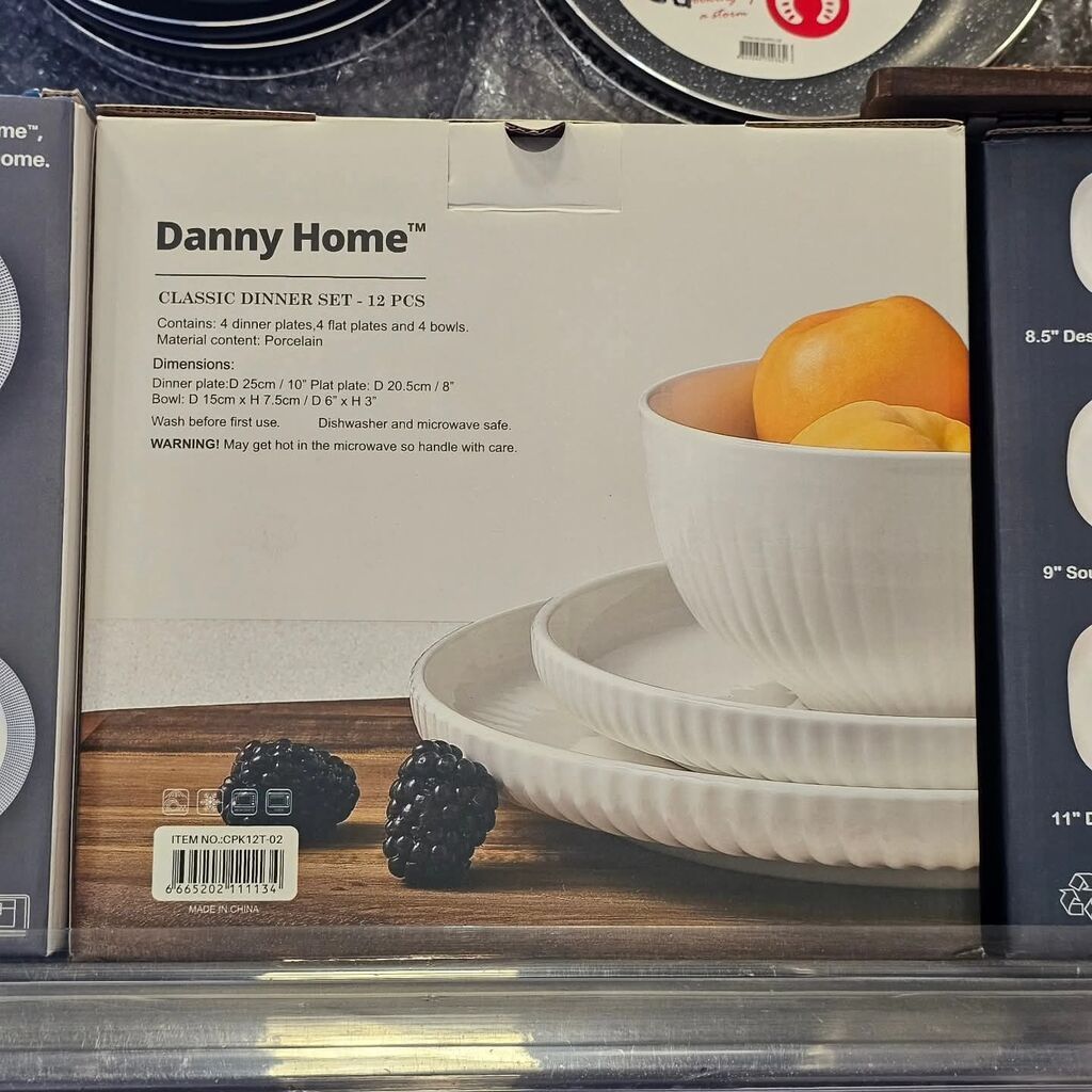 Danny Home klasičan set za večeru od 12 komada. Sadrži 4 tanjira za