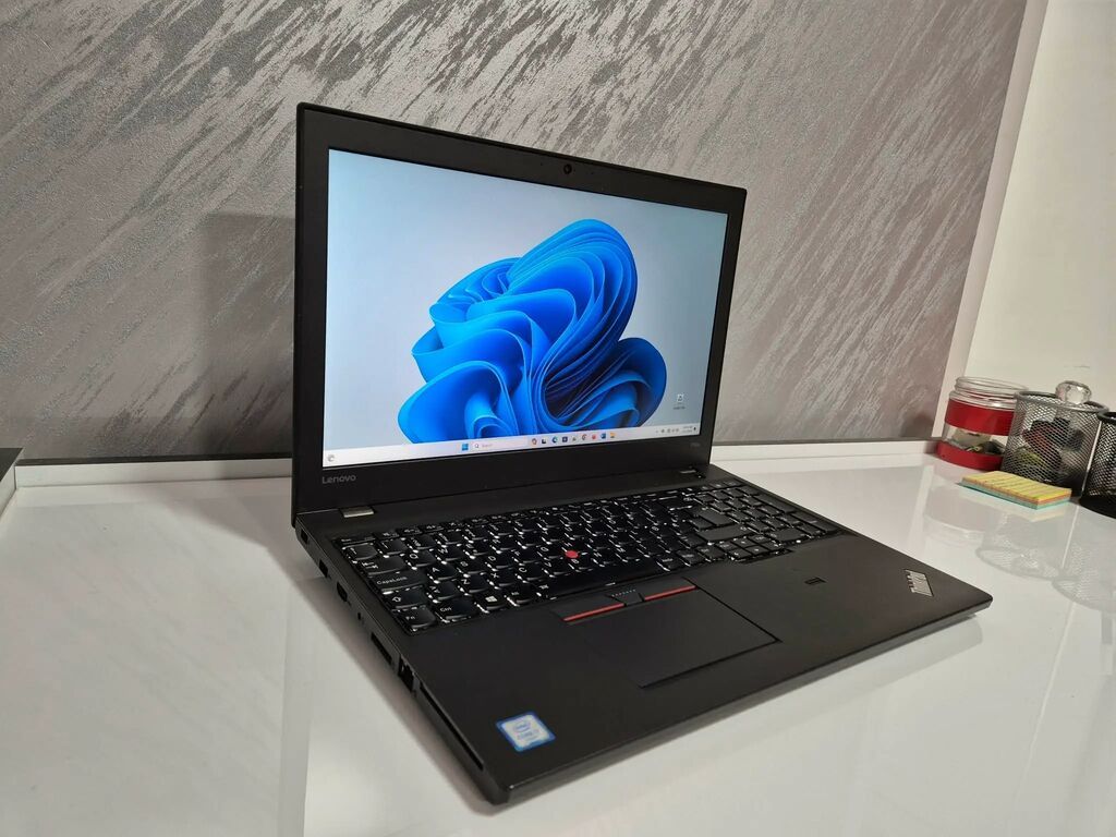 Lenovo ThinkPad P50 – mobilna radna stanica par dana korišćen -