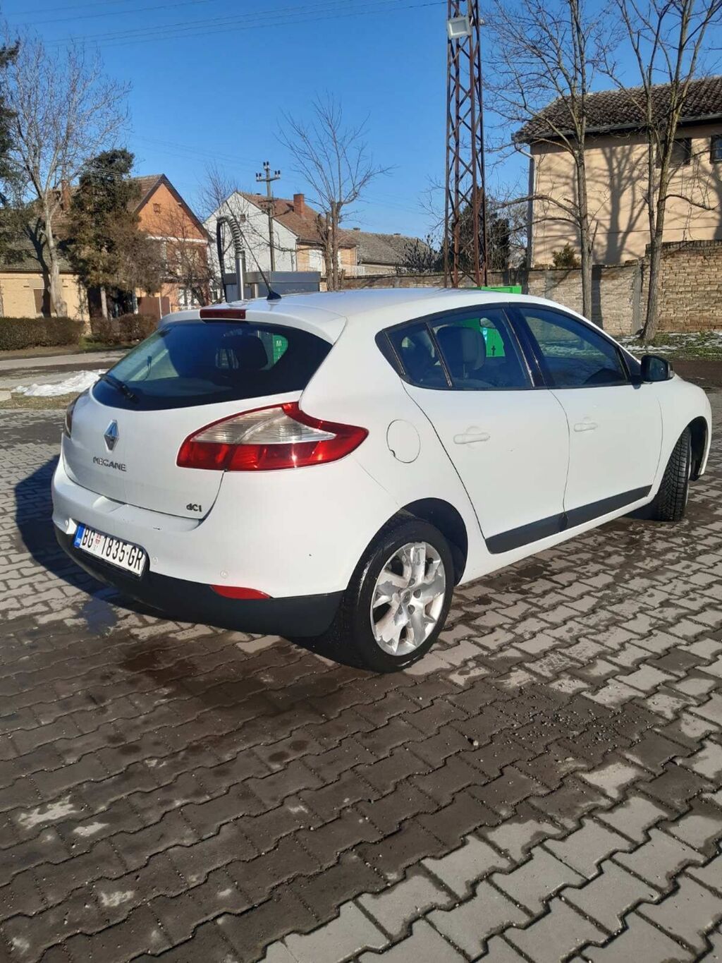 Renault Megane dCi, hečbek, bela boja. Glavne karakteristike: - Dizel