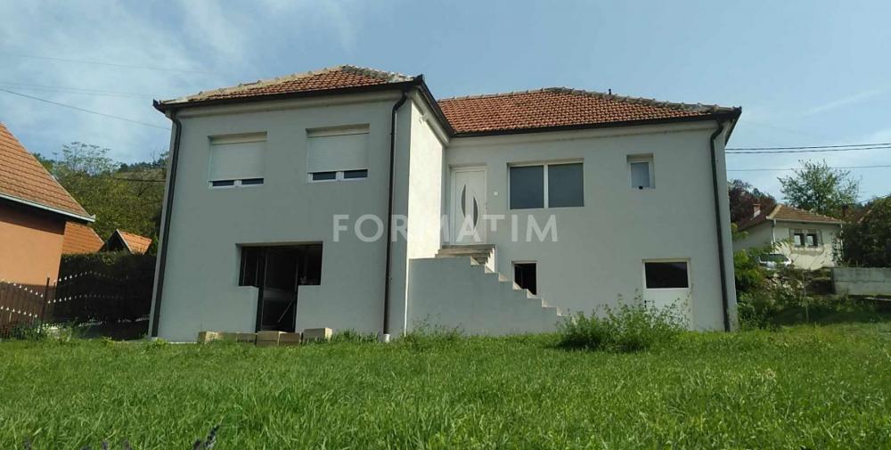 Raška, renovirana kuća, 4 ara ID#2674 120.000 €