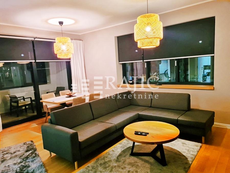 Novi beograd(A blok)85 m2,3.0+garažno mesto #4430
1.500 €