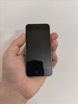 Iphone SE 2016 64gb crni