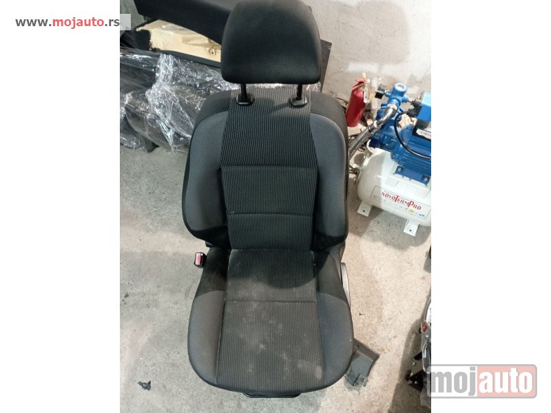 Vozacevo sediste za Peugeot 207