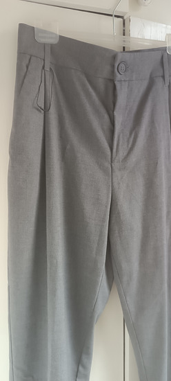 Zarq pantalone sive