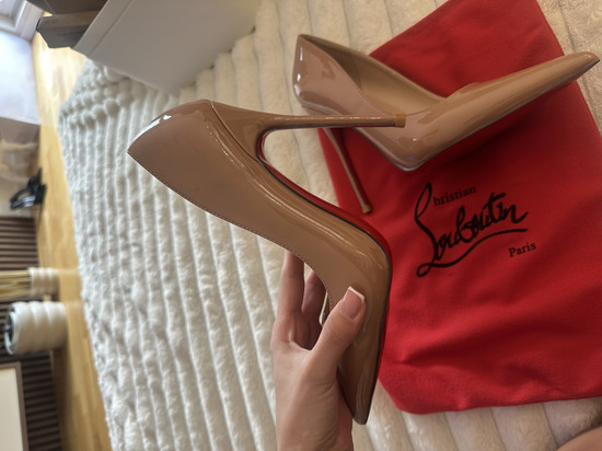 Louboutin salonke bez