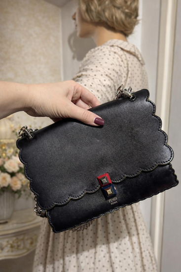 FENDI Kan I Medium torba original