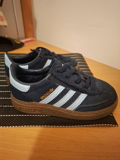 Adidas spezial patike br 25