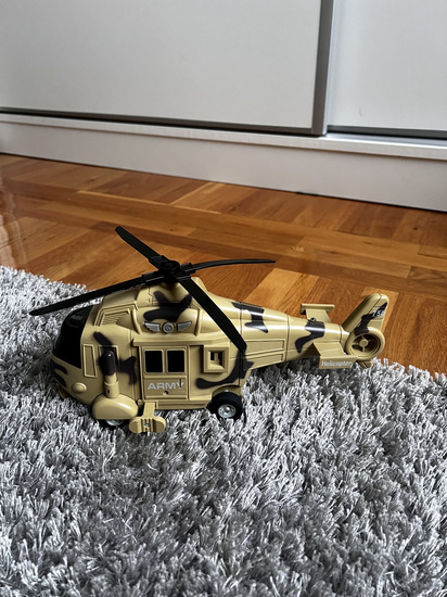 Vojni helikopter