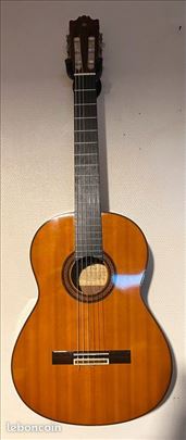 Yamaha G 231 II je španska klasična gitara kristal