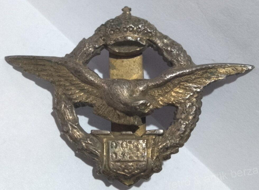 A Royal Yugoslav air force pilot badge