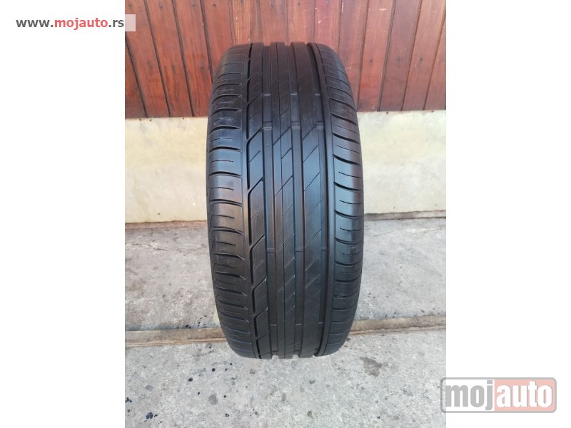 2772. Guma BRIDGESTONE 16-ica, LETNJA 215/60, Šara 7.4 mm
