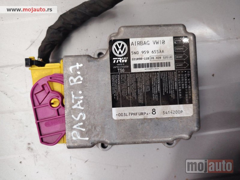Pasat b7 airbeg centrala Originalni delovi Moguca ugradnja delova Alfa Romeo 147-156-166-159-GT-MiTo-Giulietta Fiat bravo 2 - croma -grande punto -multipla 2 -punto 3 -stilo-idea Freemont Panda 3 ...