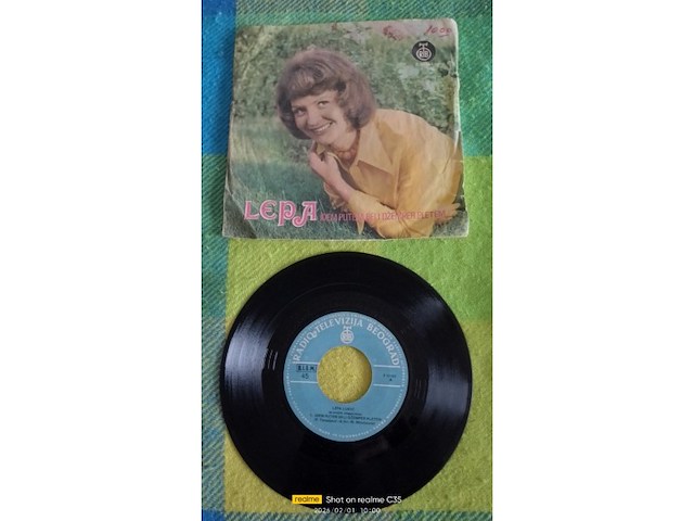 LEPA LUKIC 1975 - IDEM PUTEM BELI DZEMPER PLETEM