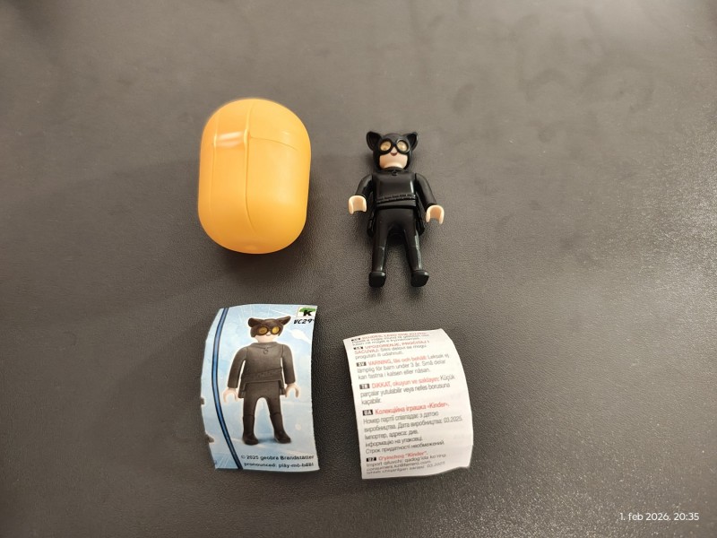 Kinder Surprise Playmobil figurica - Catwoman VC299