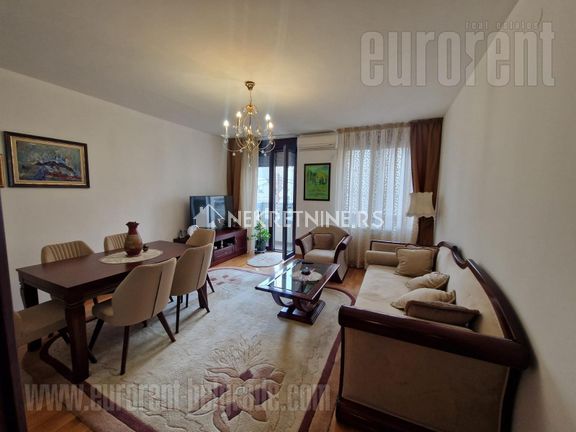#50003, Izdavanje, Stan, HRAM SVETOG SAVE, 1200 EUR