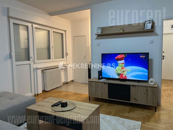 #48996, Izdavanje, Stan, DEDINJE, 850 EUR