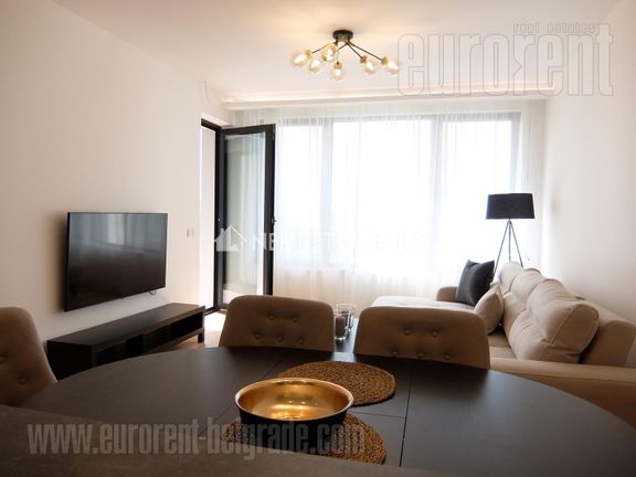 #47292, Izdavanje, Stan, SAKURA PARK, 1600 EUR
