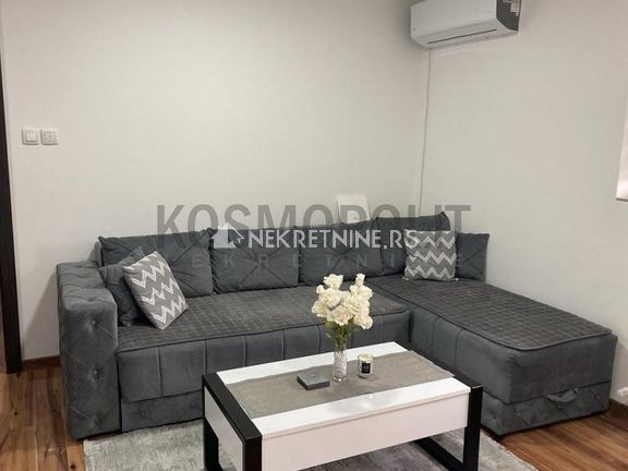 Gradska lokacija, Centar, Zmaj Jove Jovanovića, 1.0, 37m2, 85000 EUR