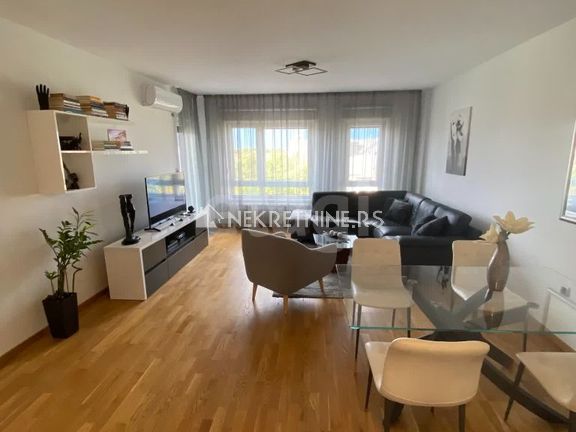 Luksuzan, namešten, 91m2, prva gradska zona