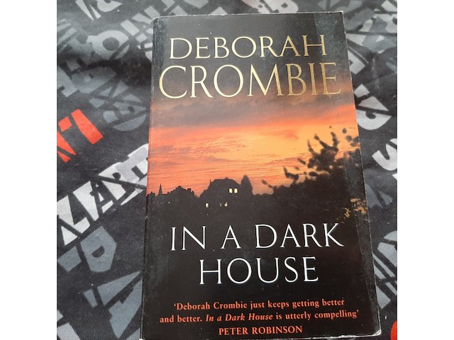 12 In a Dark House - Deborah Crombie