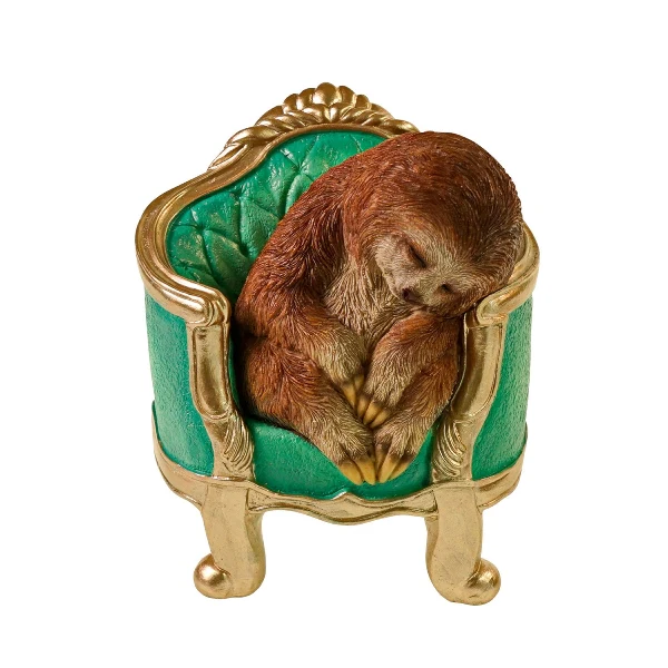 WernerVoss Sloth on armchair – Figura
